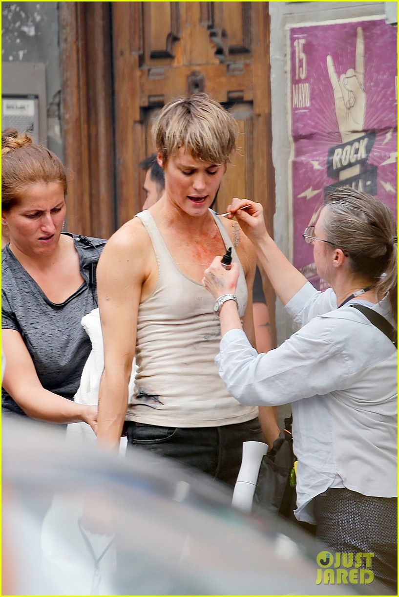 Mackenzie Davis on 'Terminator' Reboot Set - First Look Photos!: Photo ...