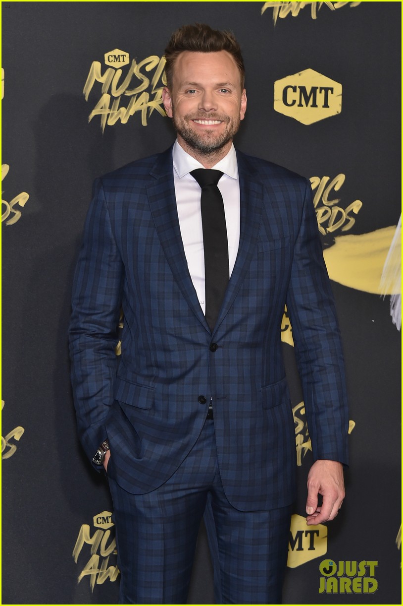 Photo: dierks bentley sam hunt look so handsome at cmt music awards 09 ...