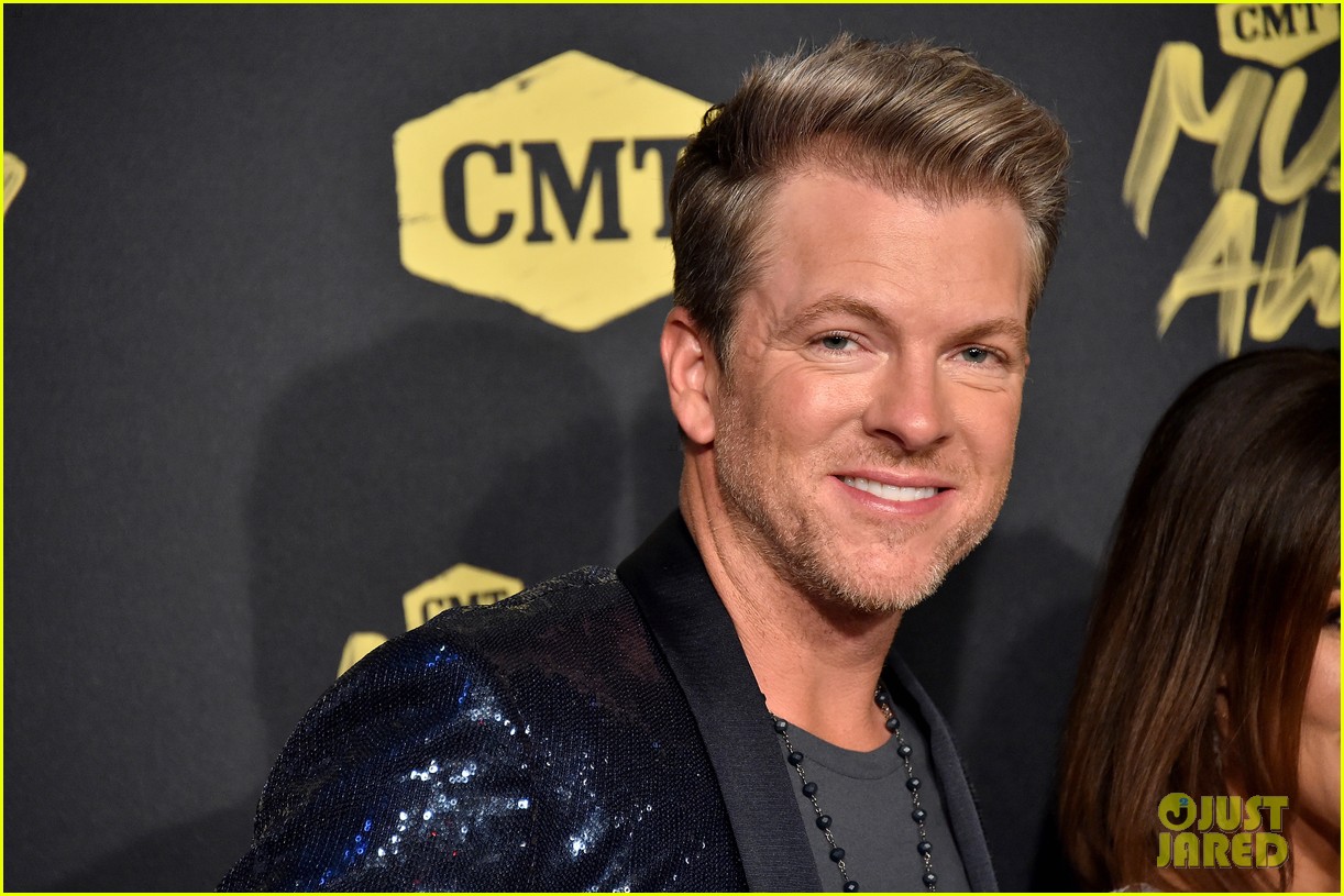 Rascal Flatts Sport Dazzling Suits for CMT Music Awards 2018!: Photo ...