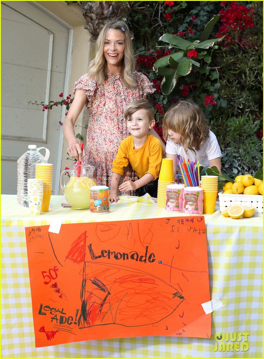 Jaime King's Kids Are So Adorable at Their Lemonade Stand!: Photo ...