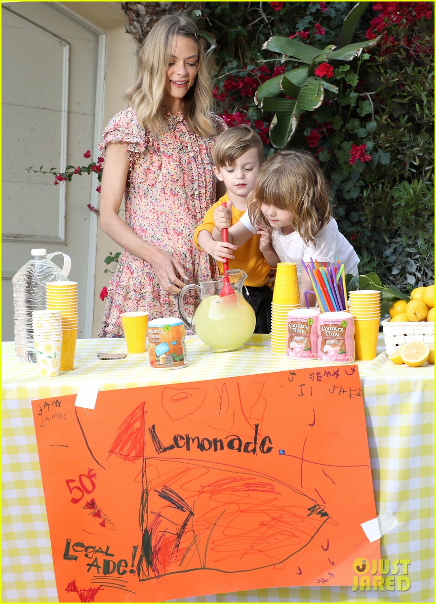 Jaime King's Kids Are So Adorable at Their Lemonade Stand!: Photo ...
