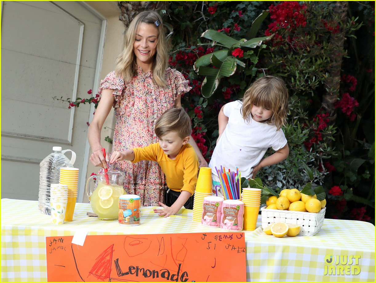 Jaime King's Kids Are So Adorable at Their Lemonade Stand!: Photo ...