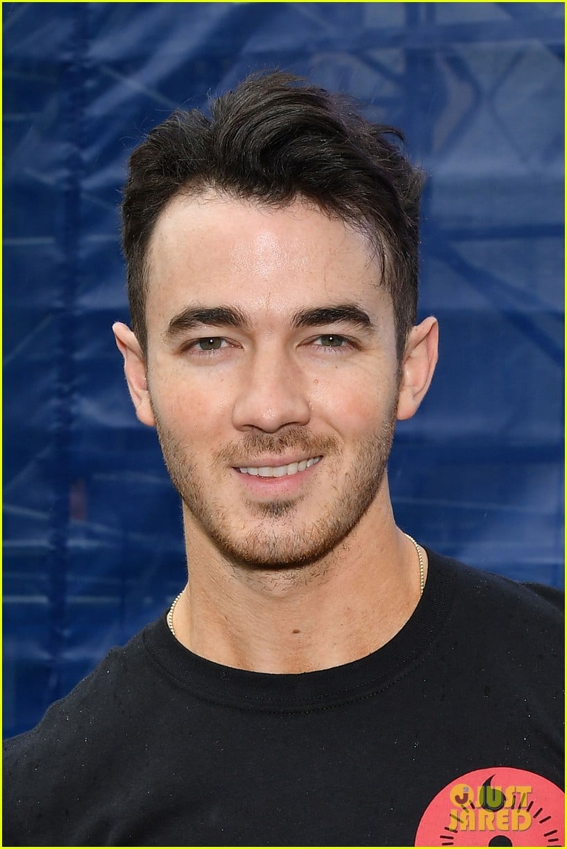 Kevin Jonas & Marshalls Team Up for Father's Day Event in NYC: Photo ...
