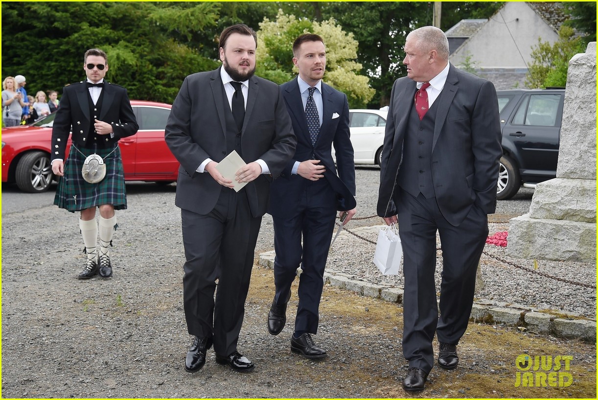 Richard Madden Wears a Kilt to 'Game of Thrones' Co-Stars' Wedding ...