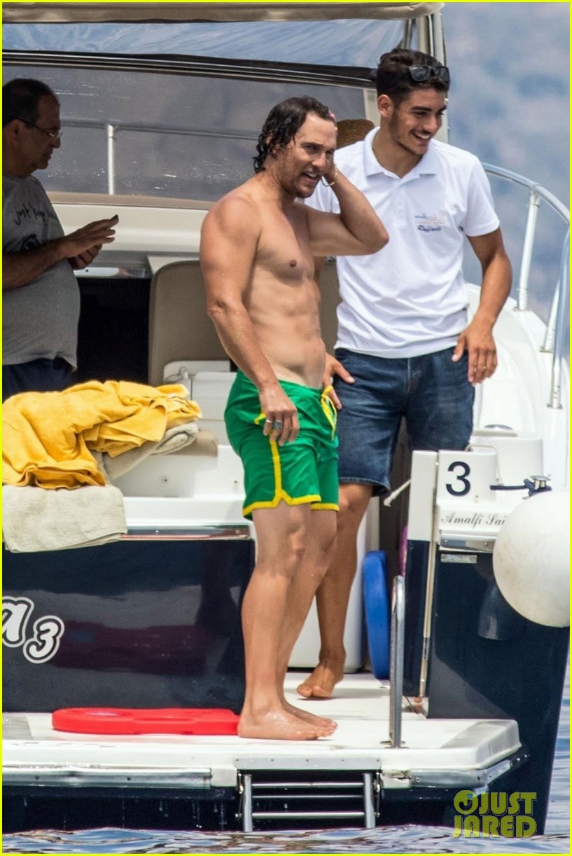 Matthew McConaughey Bares Ripped Body While Shirtless in Italy!: Photo ...