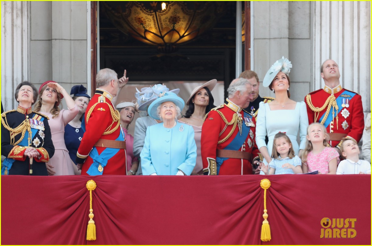 Prince William & Kate Middleton Bring the Kids to Trooping the Colour ...