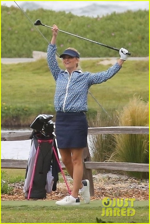 Reese Witherspoon Films Golfing Scene for 'Big Little Lies'!: Photo ...