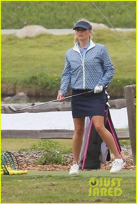 Reese Witherspoon Films Golfing Scene for 'Big Little Lies'!: Photo ...