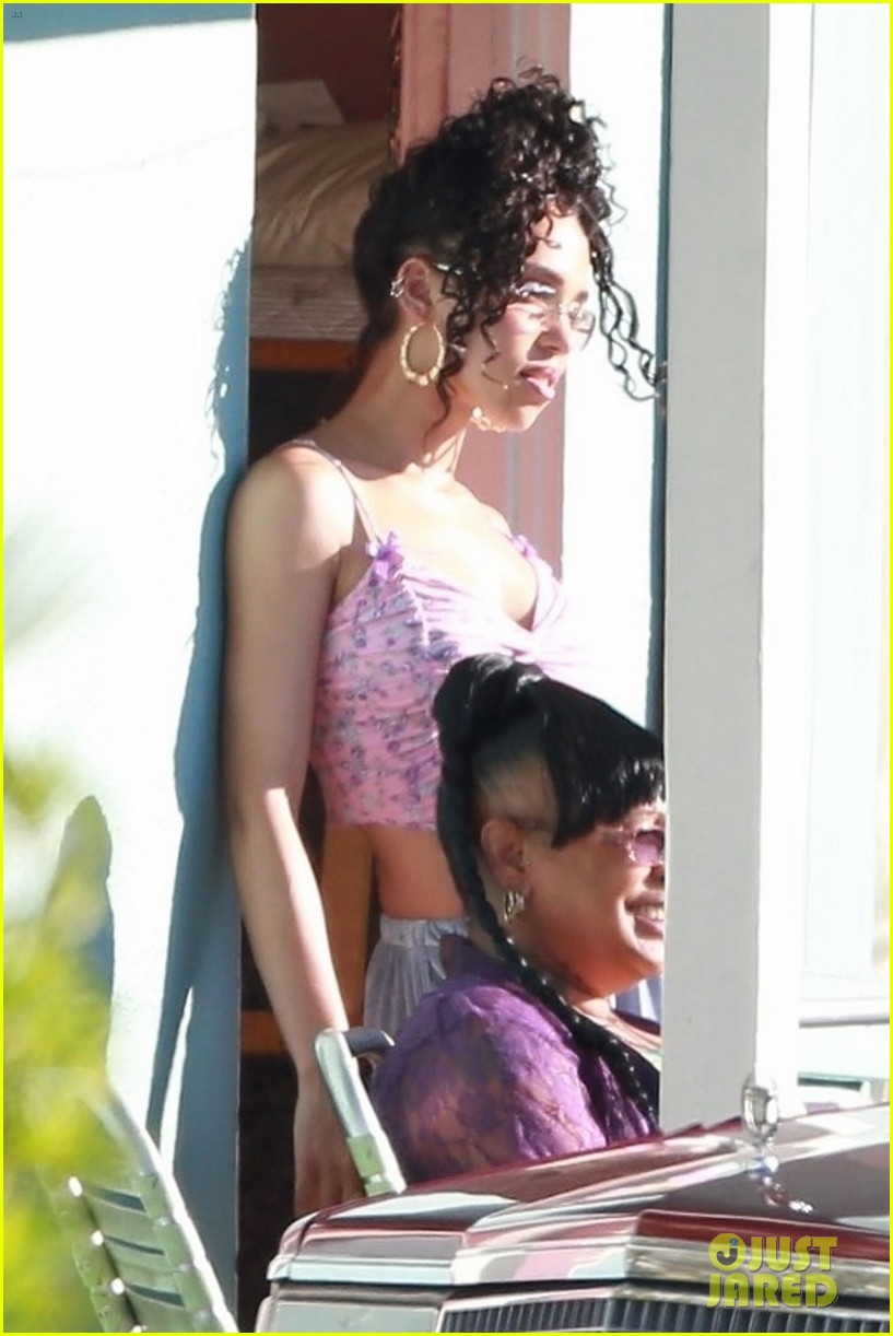 Shia LaBeouf Wears Prosthetic Stomach Over His Bare Torso on 'Honey Boy' Set: Photo 4101409 ...