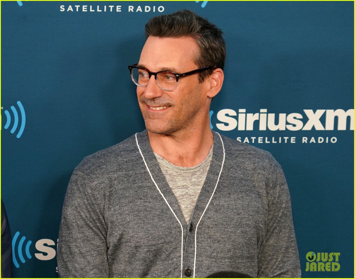 Watch Jon Hamm & the 'Tag' Cast Crash a Couple's Wedding!: Photo ...