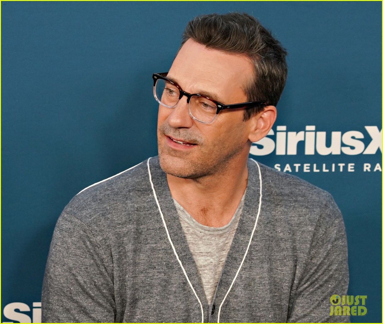 Watch Jon Hamm & the 'Tag' Cast Crash a Couple's Wedding!: Photo ...