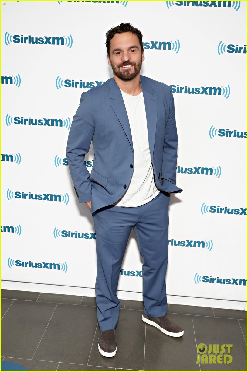 Watch Jon Hamm & the 'Tag' Cast Crash a Couple's Wedding!: Photo ...