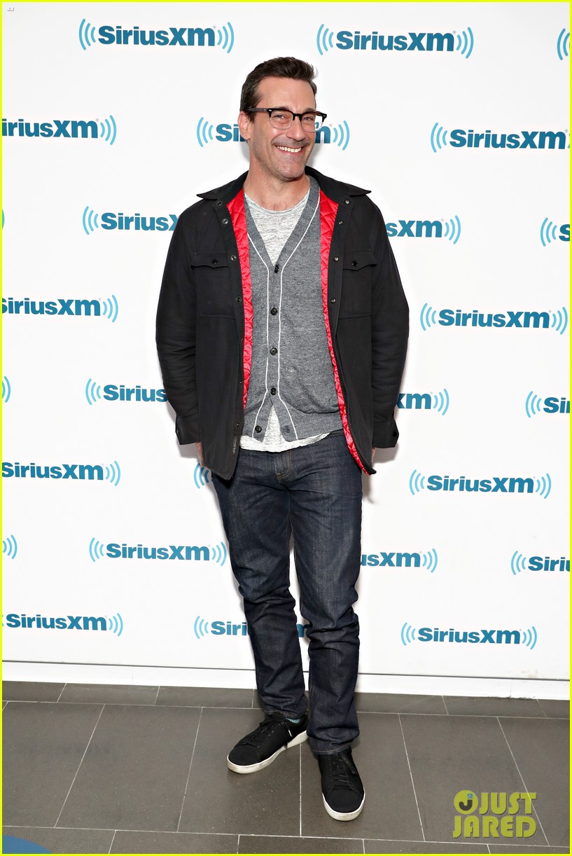 Watch Jon Hamm & the 'Tag' Cast Crash a Couple's Wedding!: Photo ...