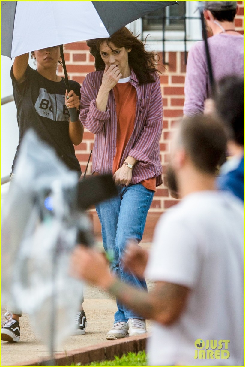 Dacre Montgomery, David Harbour & Winona Ryder Film 'Stranger Things ...