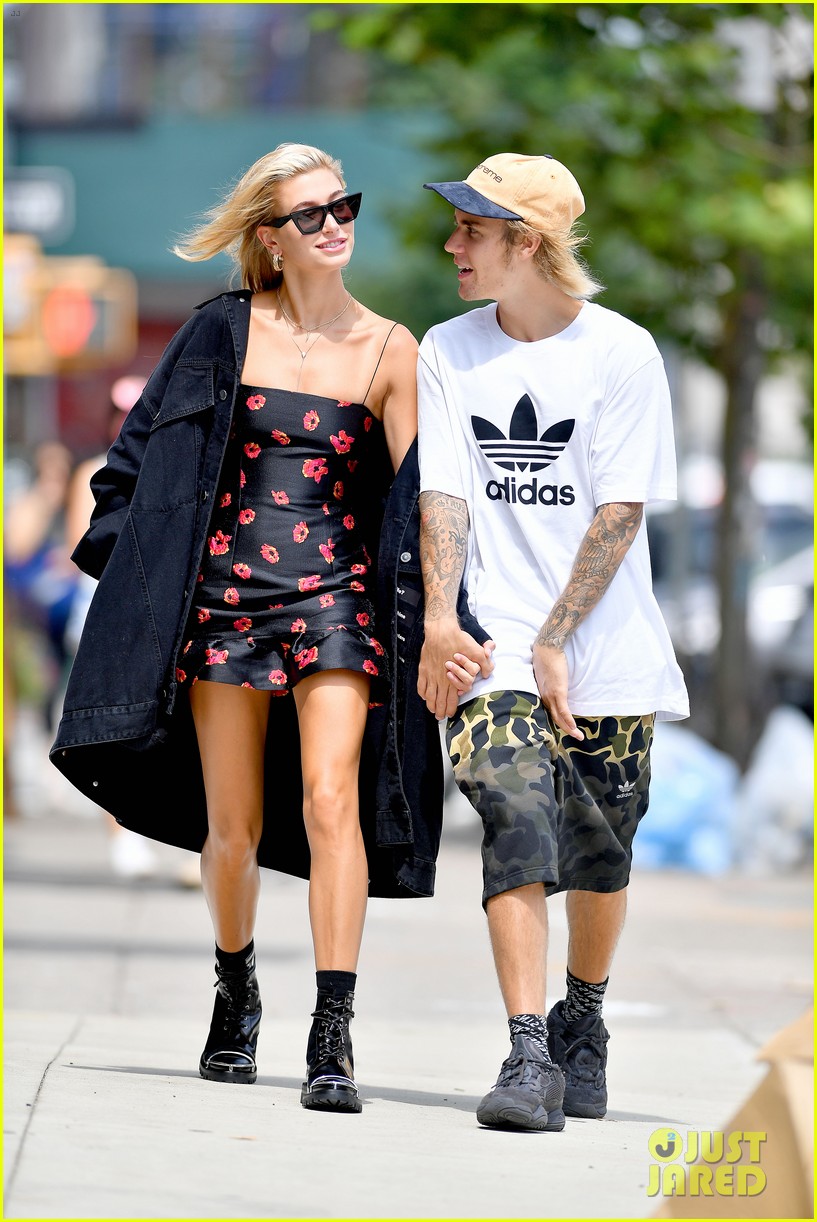 Justin Bieber & Hailey Baldwin Can't Stop Smiling on NYC Stroll!: Photo ...