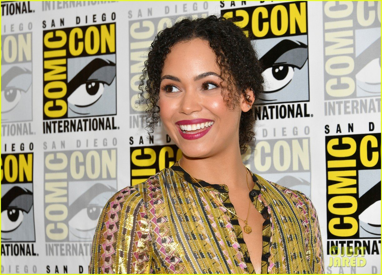 'Charmed' Cast Makes Comic-Con Debut, Asks Fans to Give Reboot a Chance ...