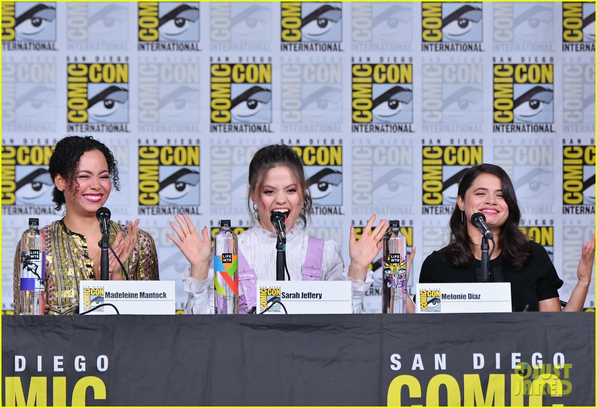 'Charmed' Cast Makes Comic-Con Debut, Asks Fans to Give Reboot a Chance ...