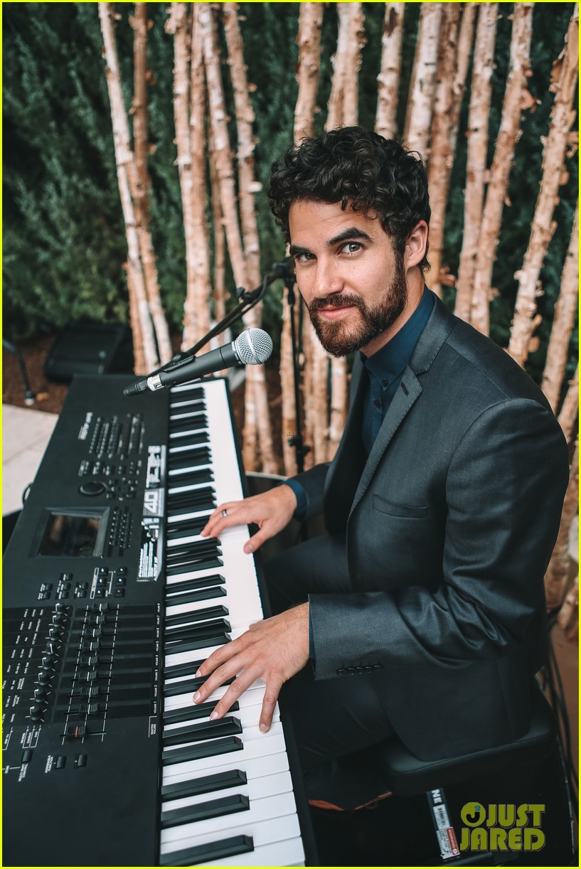 Darren Criss Hosts Intimate Dinner Party at Aspen: Photo 4114600 ...