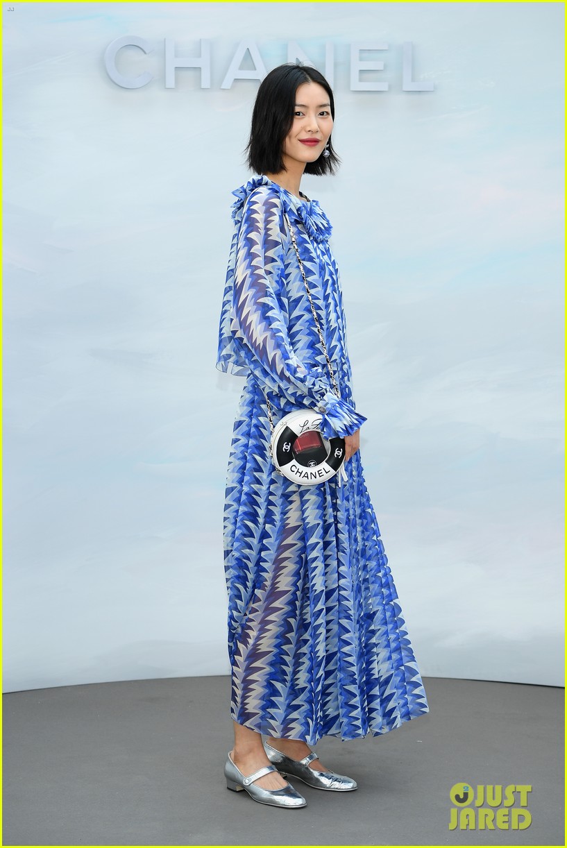 Penelope Cruz Steps Out for Her First Show as New Chanel Ambassador ...