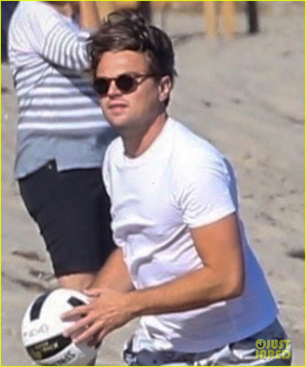 Leonardo DiCaprio Adds Scott Eastwood to His Volleyball Squad!: Photo ...