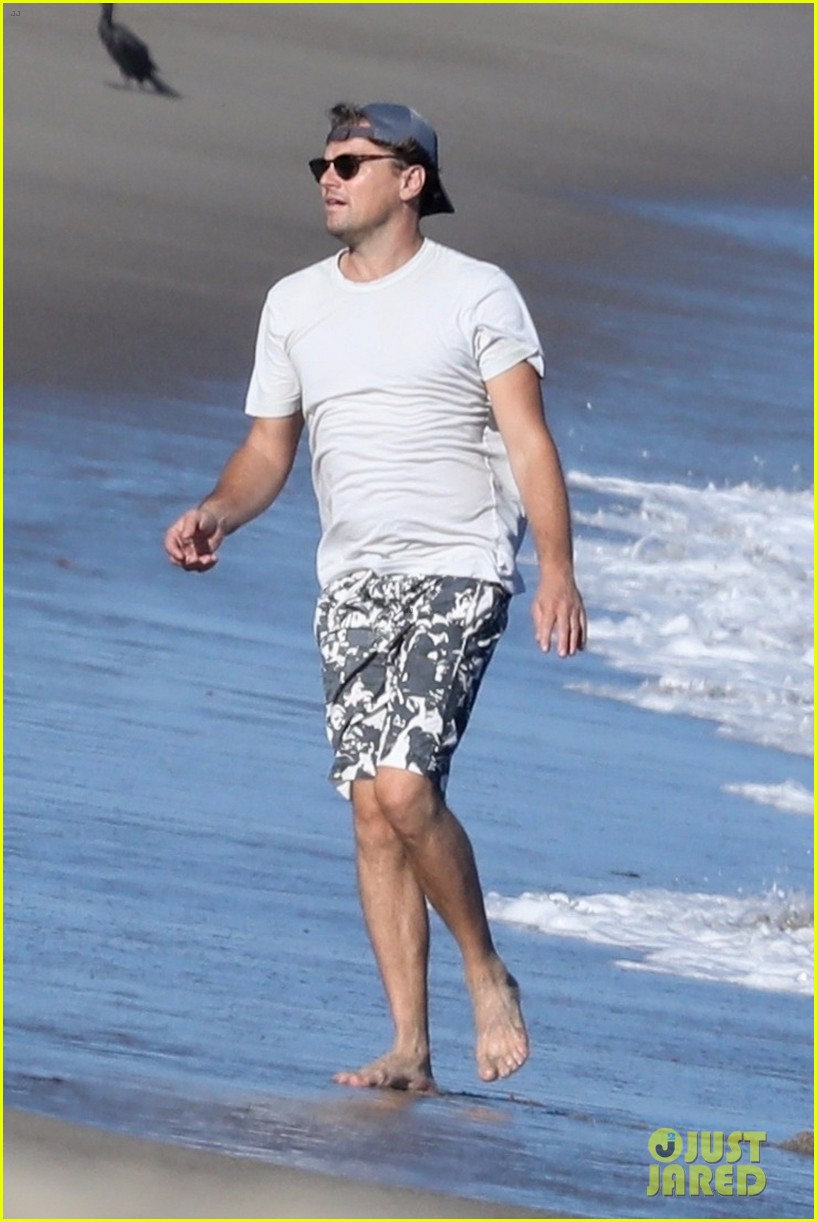Leonardo DiCaprio Adds Scott Eastwood to His Volleyball Squad!: Photo ...