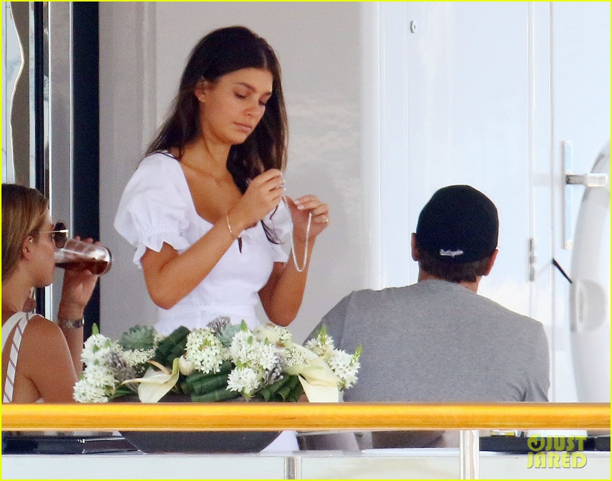 Leonardo DiCaprio Relaxes On a Yacht with Girlfriend Camila Morrone & Her Mom: Photo 4123218 ...