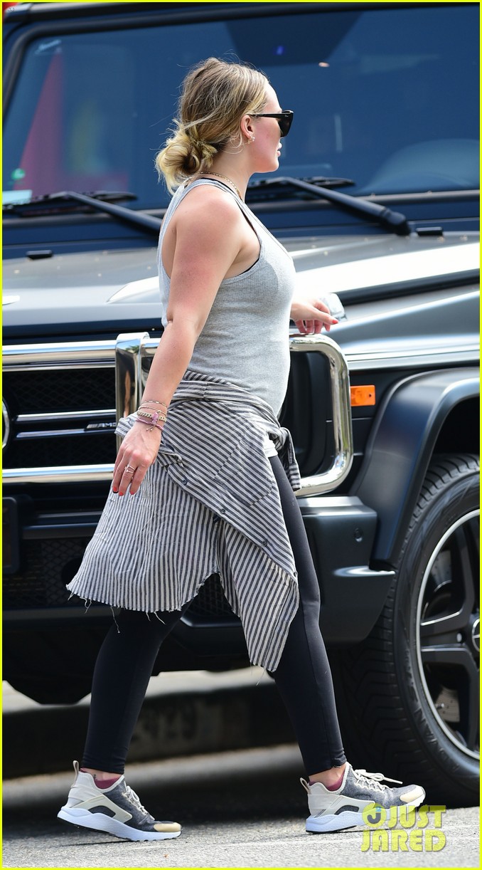 Pregnant Hilary Duff Braves The Heatwave For A Workout Photo 4111552