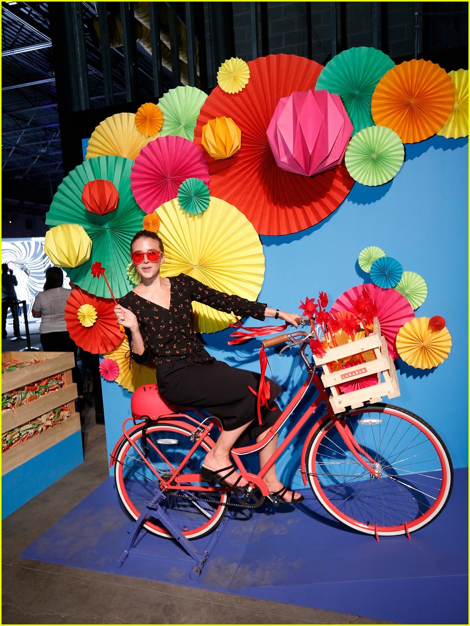 Emily Ratajkowski, Kelly Rowland, Taraji P. Henson & More Attend ...