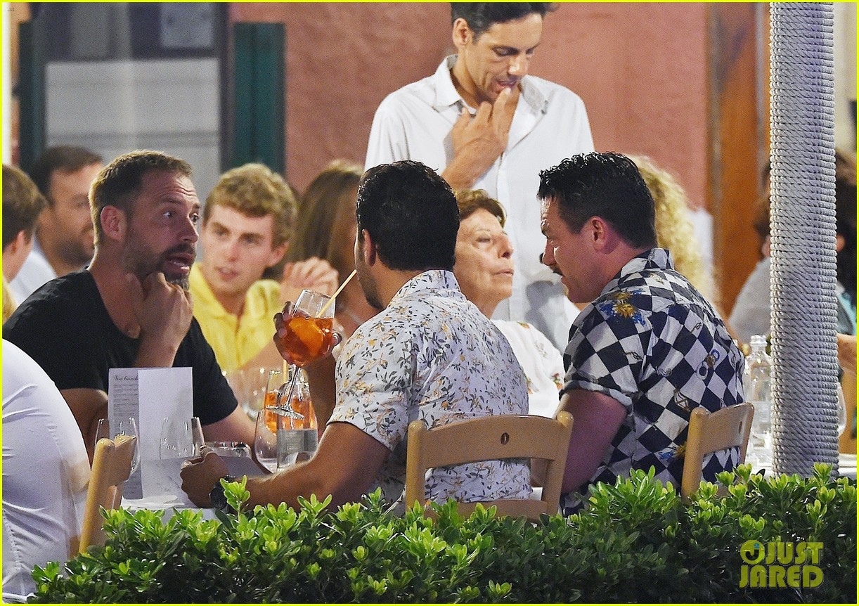 Luke Evans & Victor Turpin Eat Dinner with Friends in Italy: Photo ...