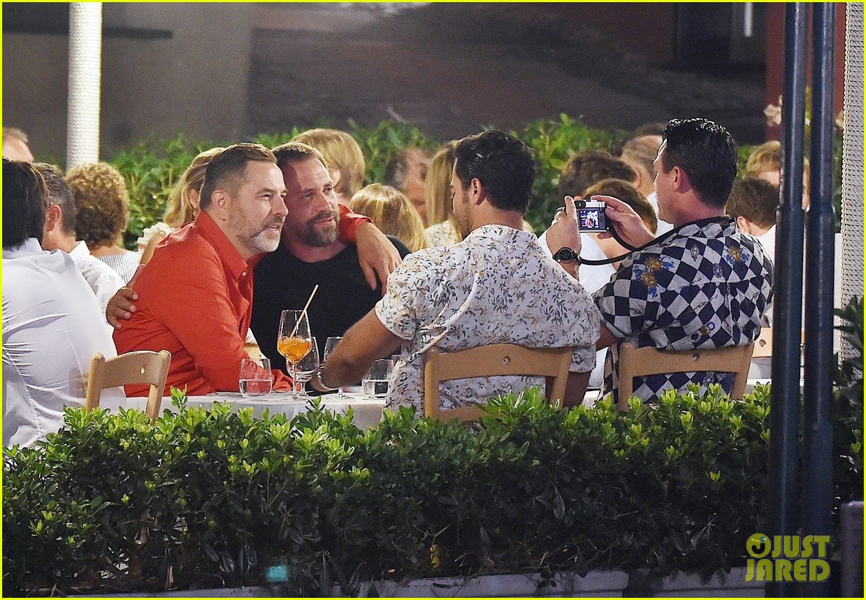 Luke Evans & Victor Turpin Eat Dinner with Friends in Italy: Photo ...