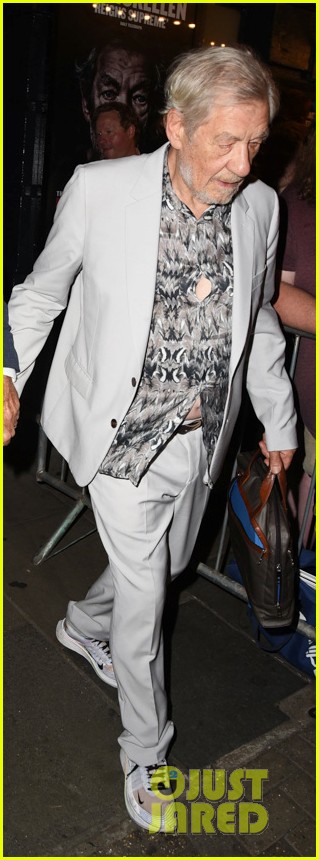 Sir Patrick Stewart & Sir Ian McKellen Hold Hands After 'King Lear ...