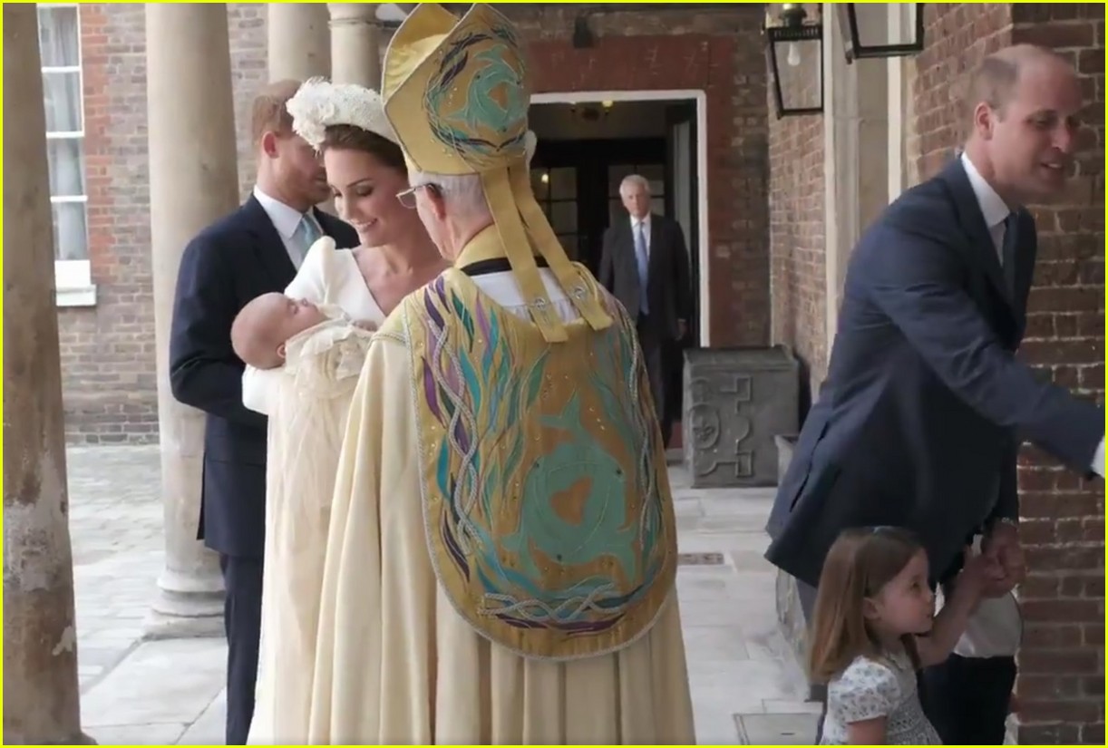 Kate Middleton & Prince William Arrive for Prince Louis' Christening ...