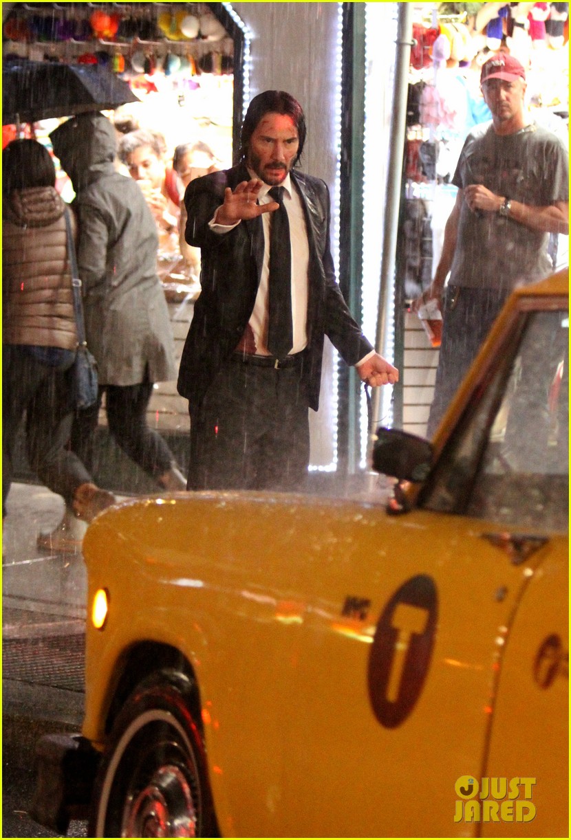 Keanu Reeves Is Soaking Wet While Filming 'John Wick 3': Photo 4112286 ...