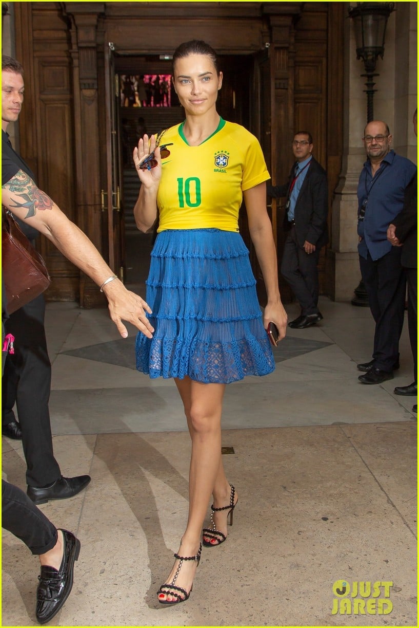 Adriana Lima Reps Brazil After Schiaparelli Paris Fashion Show!: Photo ...
