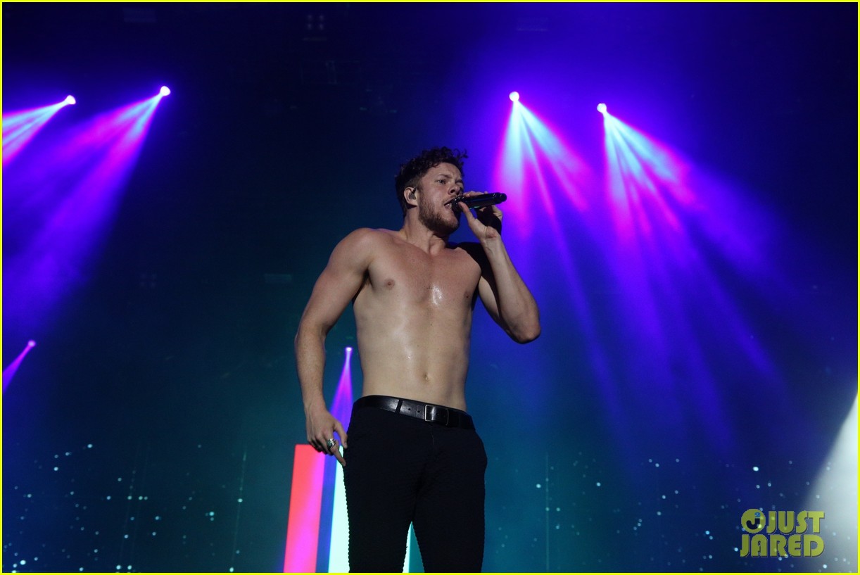 Imagine Dragons' Dan Reynolds Shows Off Incredible Body Transformation ...