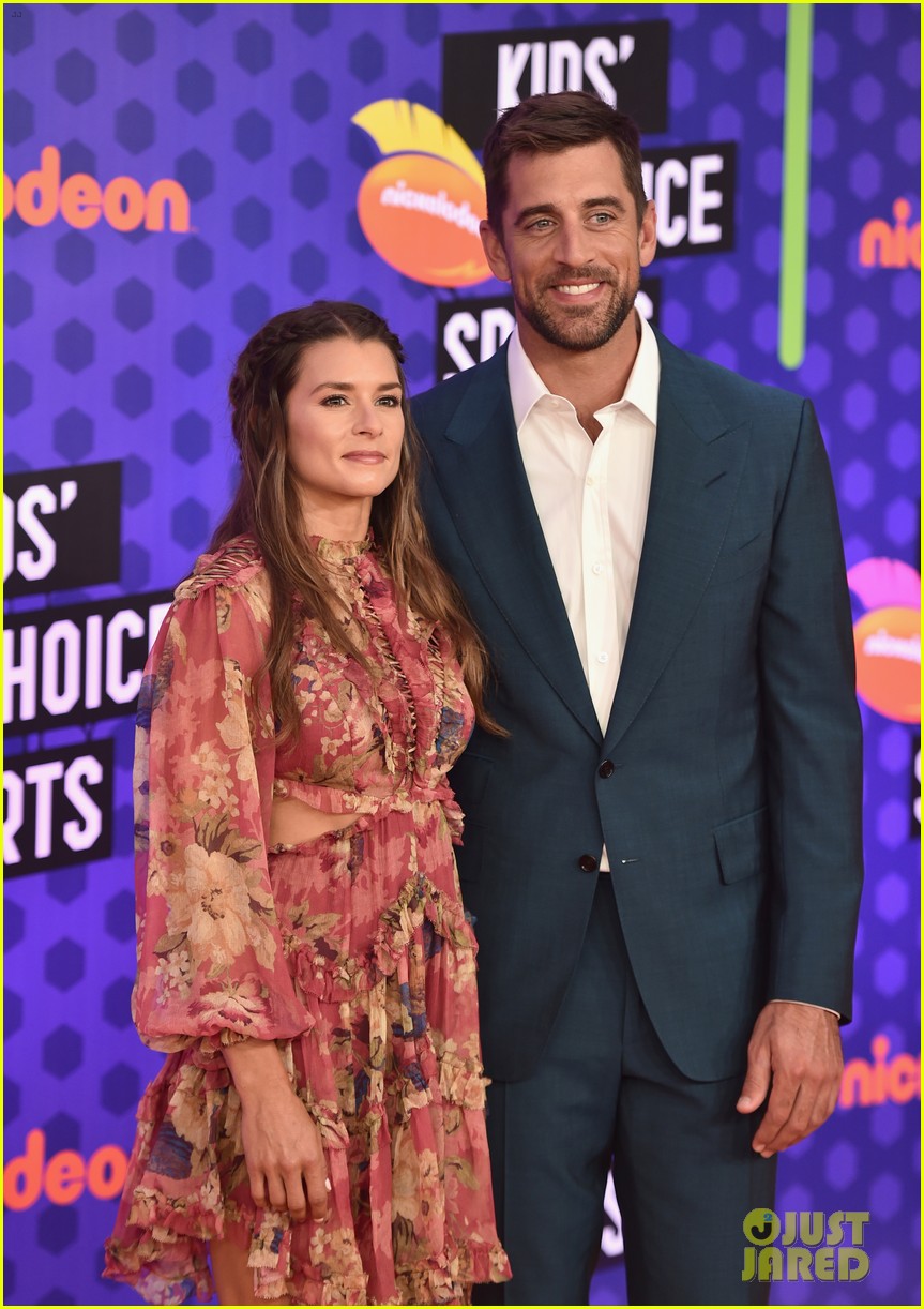 Aaron Rodgers & Danica Patrick Kiss at Kids' Choice Sports Awards ...