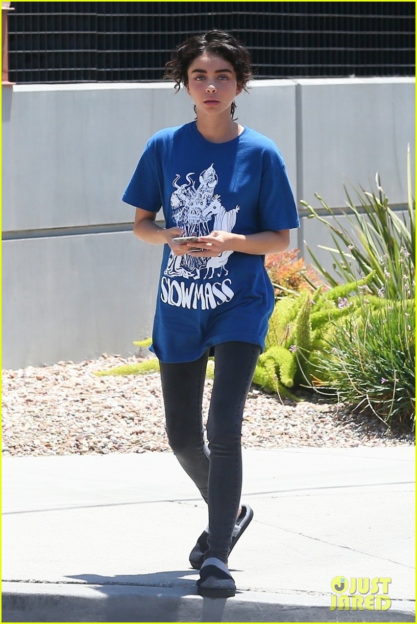 Sarah Hyland Gets Back to Work Following Health Scare : Photo 4110223 ...