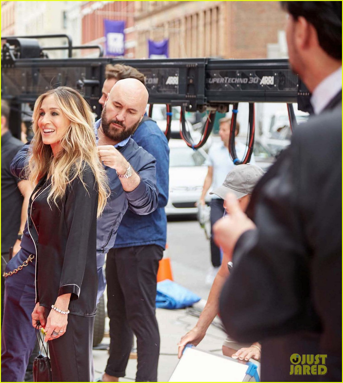 Sarah Jessica Parker Goes Behind-the-Scenes of Her 'Intimissimi ...