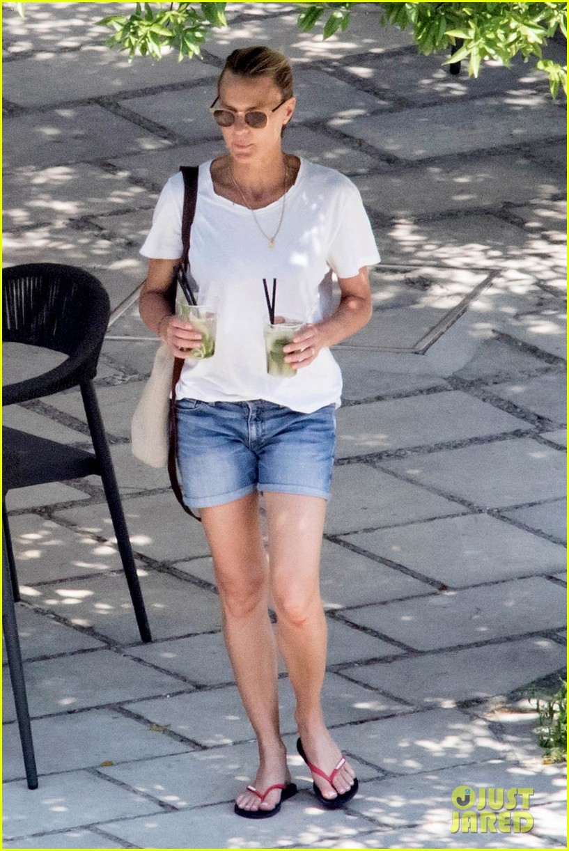 Robin Wright & Clement Giraudet Pack on the PDA in Steamy Photos ...