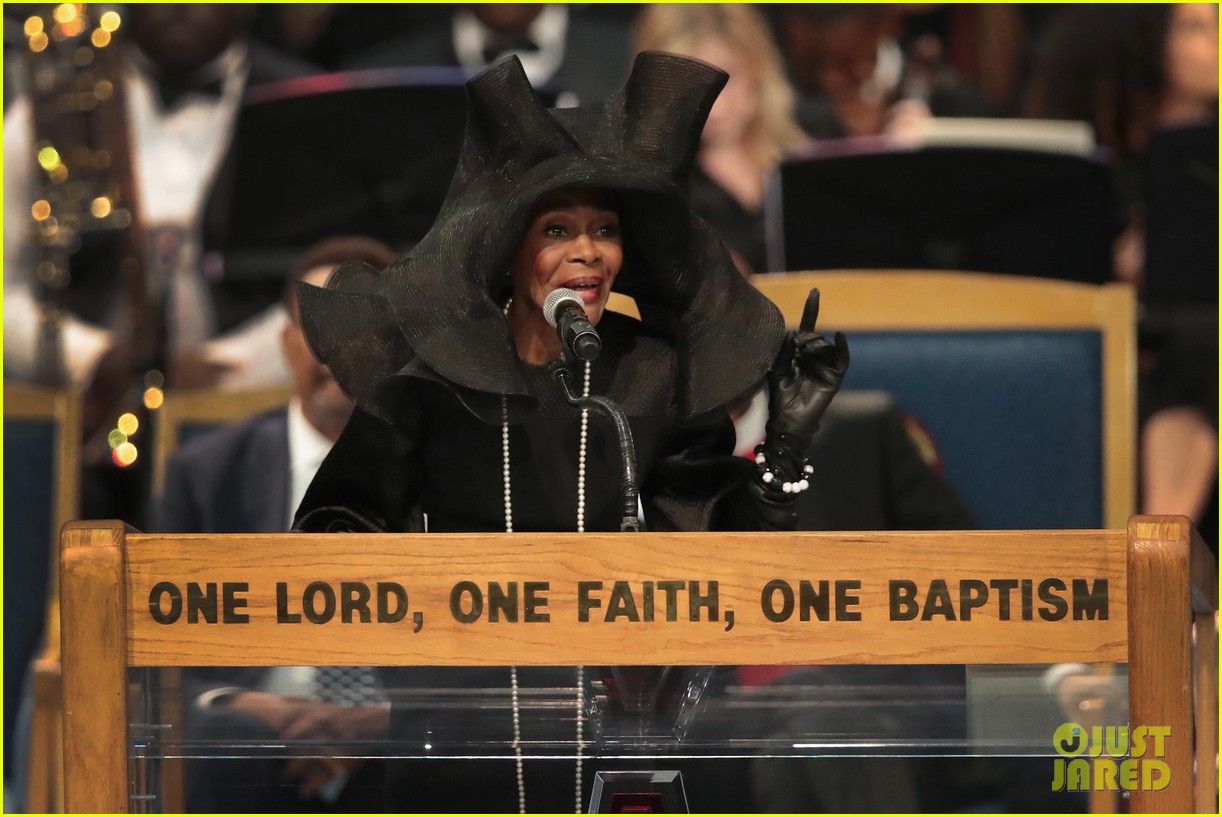 Cicely Tyson Pays Respects in Iconic Hat at Aretha Franklin's Funeral ...