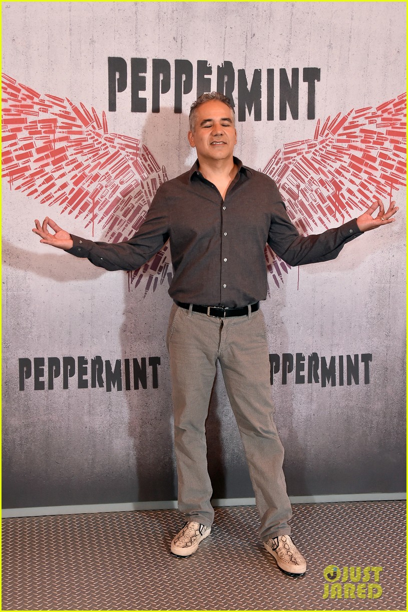 Jennifer Garner Supports Upcoming Flick 'Peppermint' at Photo Call in ...