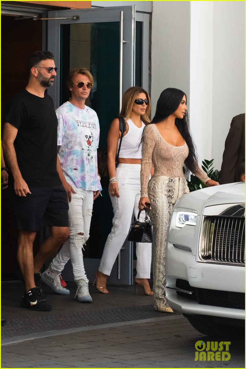 Kim Kardashian Stuns in Double Snakeskin Outfit While Stepping Out in Miami: Photo 4130449 ...