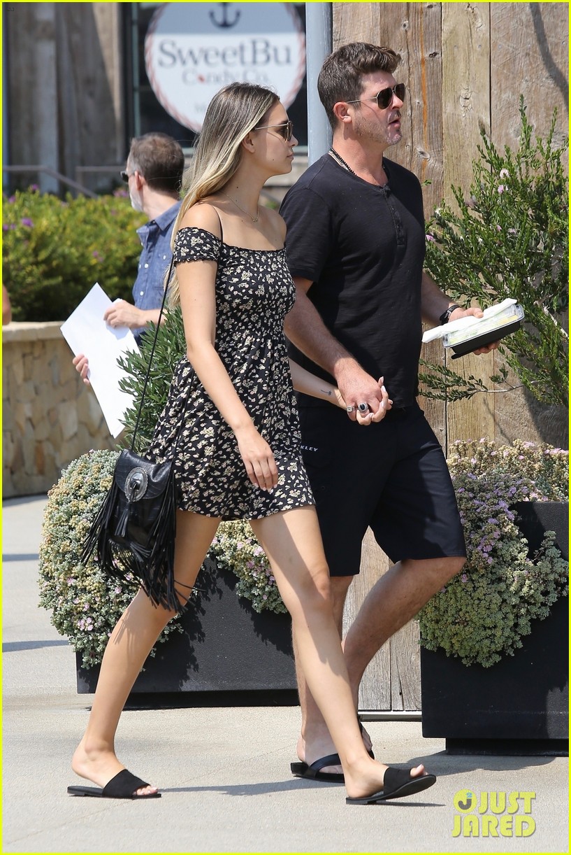 Robin Thicke & April Love Geary Hold Hands While Shopping in Malibu ...