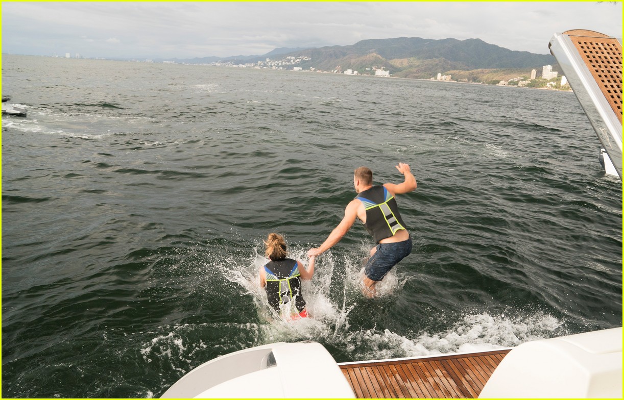 Colton Underwood & Tia Booth Rekindle Romance on 'Bachelor in Paradise ...