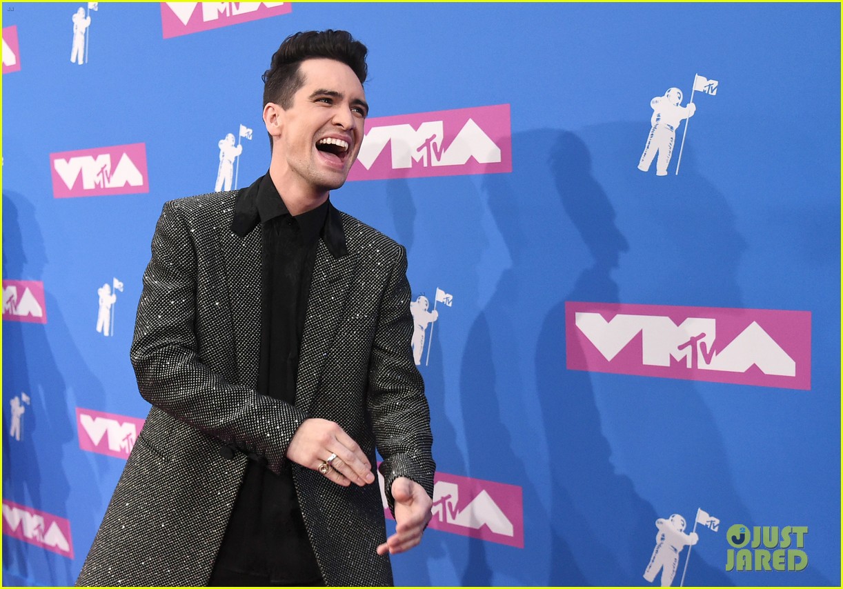 Brendon Urie, G-Eazy, & Bazzi Rock Out at MTV VMAs 2018!: Photo 4131925 ...