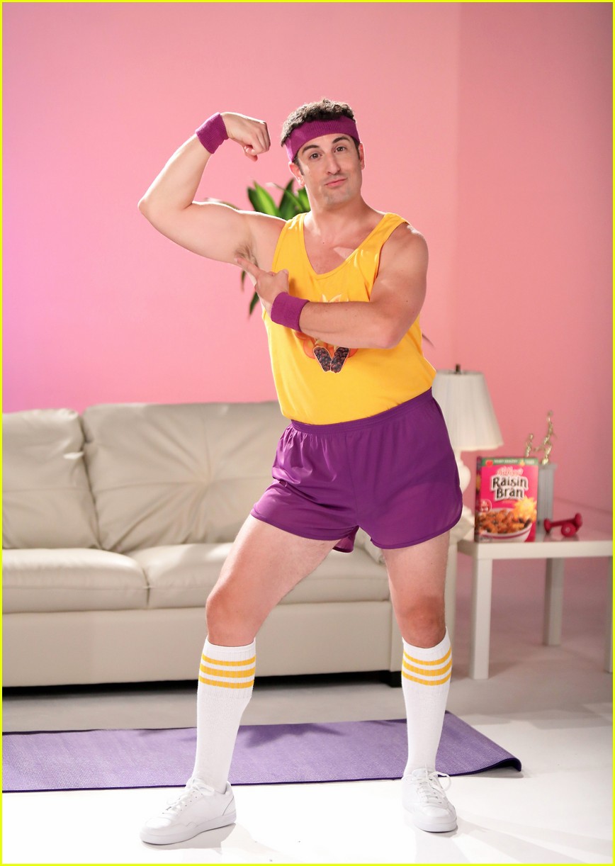 Jason Biggs Wears Short Shorts for a Raisin Bran Workout!: Photo ...
