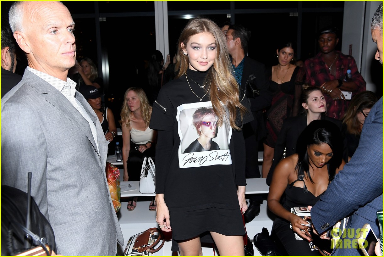 Cardi B & Offset Couple Up at 'Jeremy Scott' NYFW Show!: Photo 4140080 ...