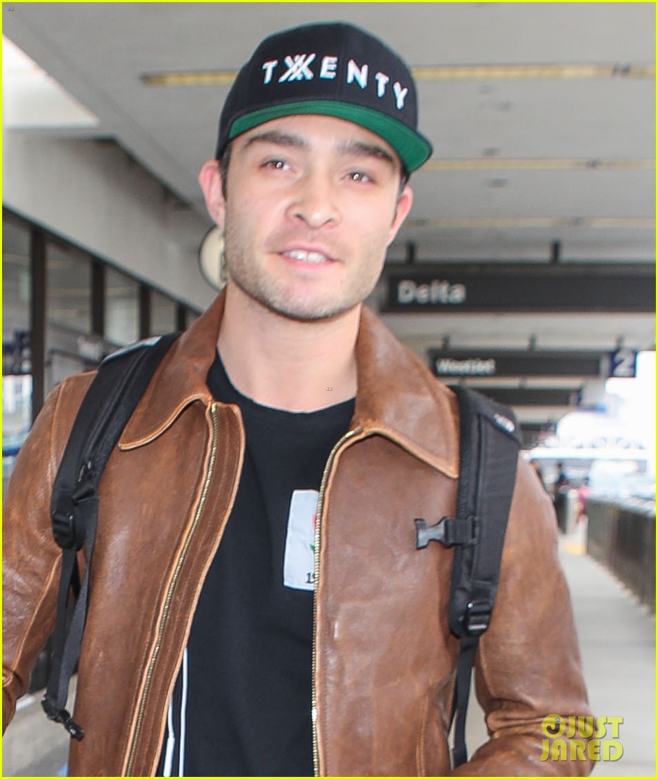 Ed Westwick is All Smiles Jetting Out of LAX Airport: Photo 4154410 ...