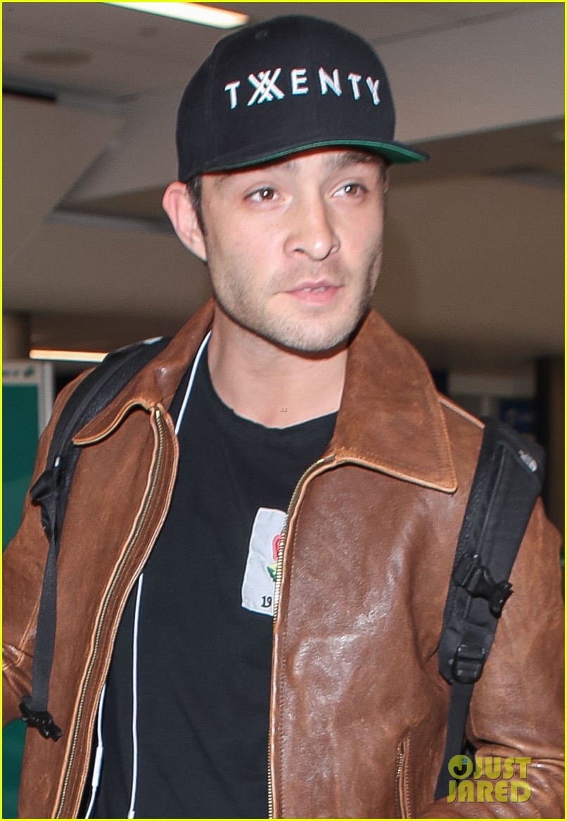 Ed Westwick is All Smiles Jetting Out of LAX Airport: Photo 4154412 ...