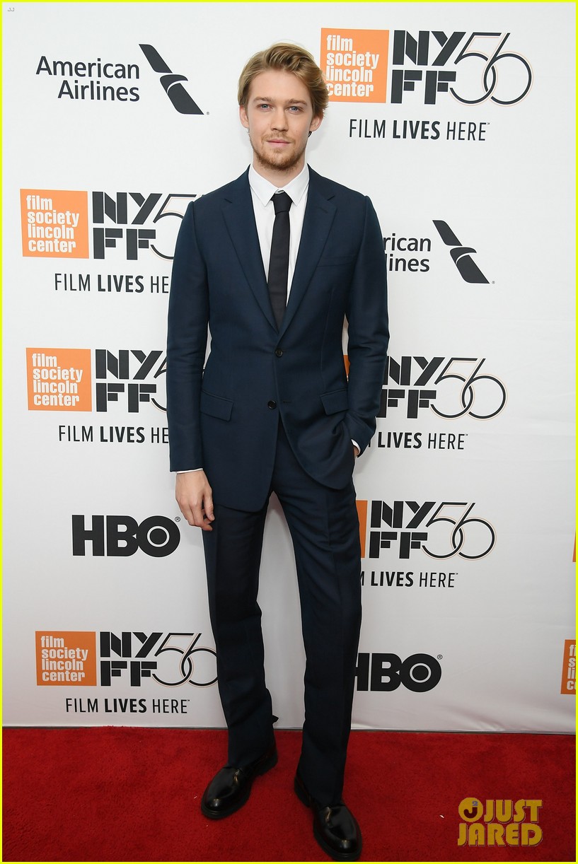 Emma Stone Joins Joe Alwyn & Nicholas Hoult at 'The Favourite' Premiere ...